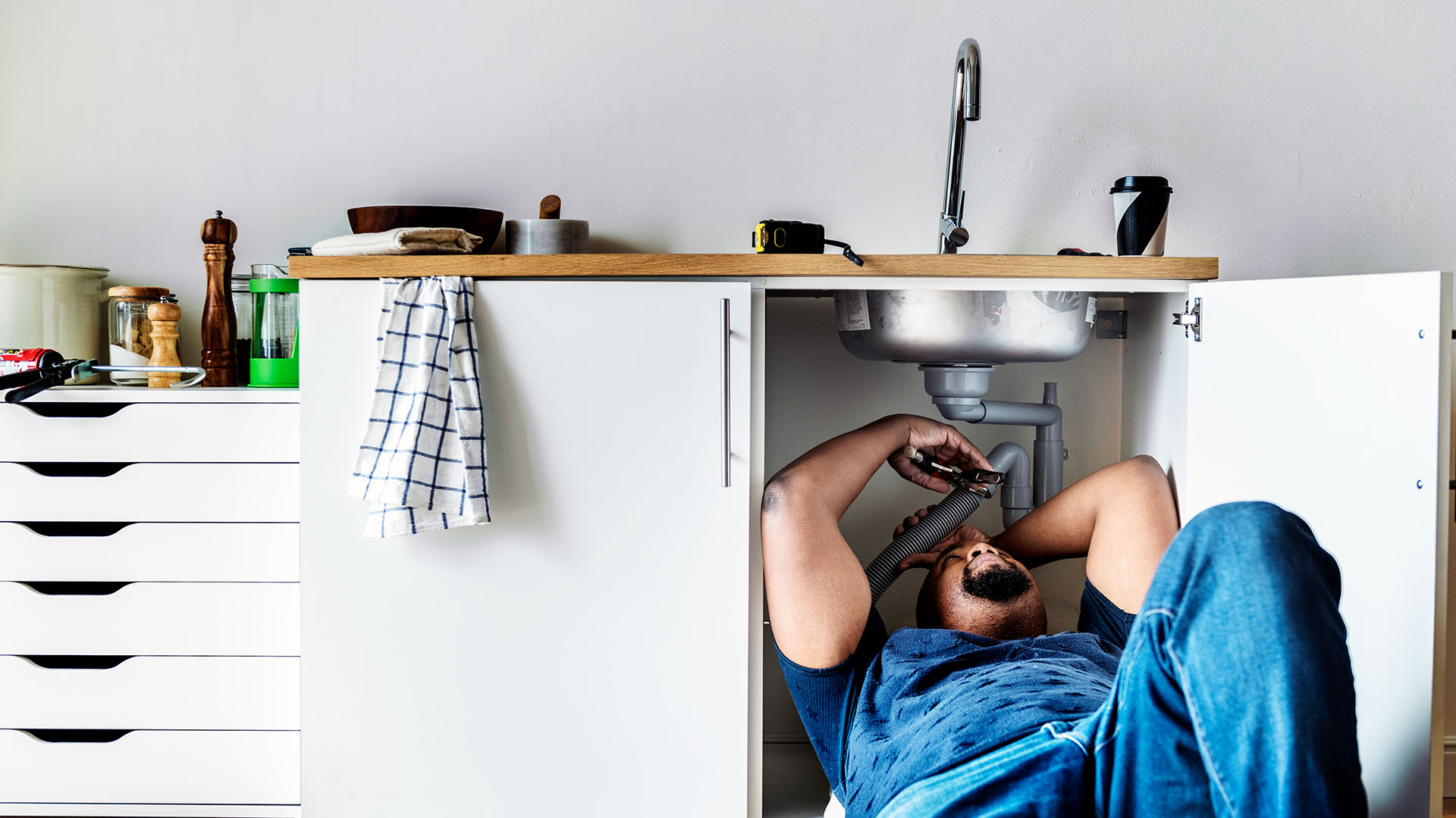 Licensed Plumbers Vs. DIY: Avoid Costly Disasters | South Surrey Plumbing